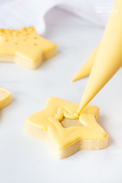 How to Make Royal Icing (and Flood Icing)