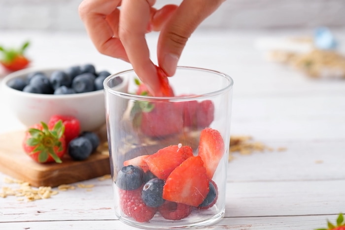 Make Ahead Breakfast Parfaits (ready in 15 mins)